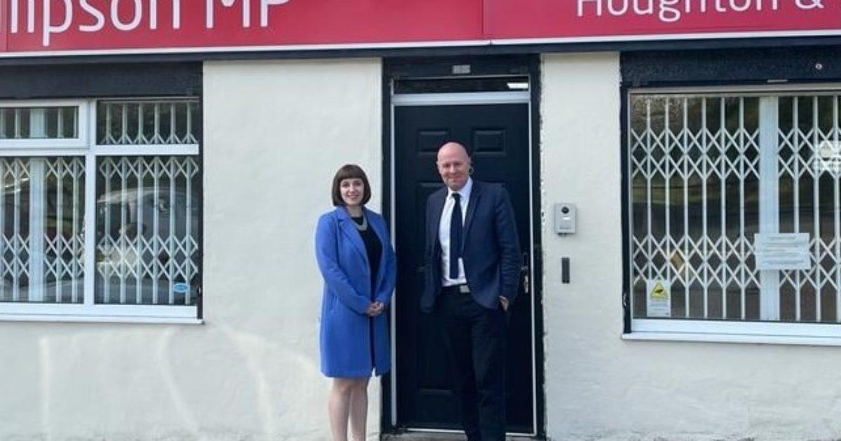 Bridget Phillipson MP meets with Graham Stephenson, CEO of Aim High ...