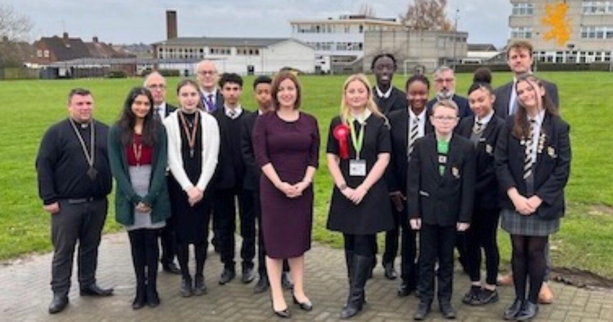 Bridget Phillipson visits Weavers Academy with Gen Kitchen - Bridget ...